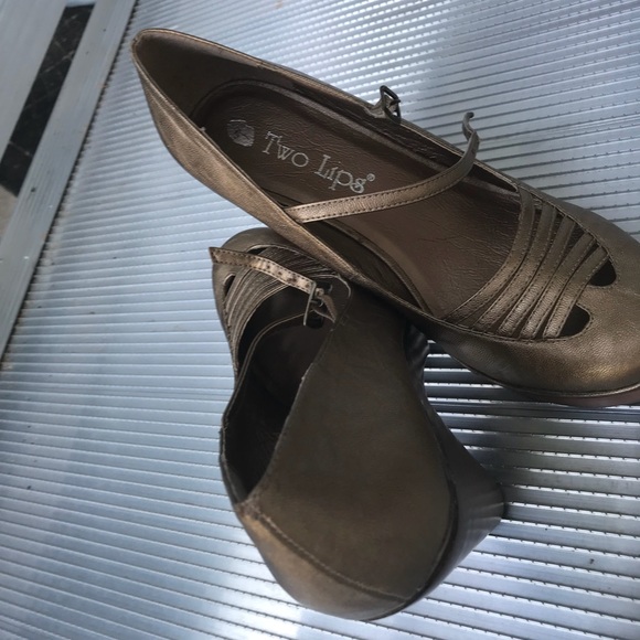 Two Lips | Shoes | Two Lips Womens Bronze Platform Shoes | Poshmark